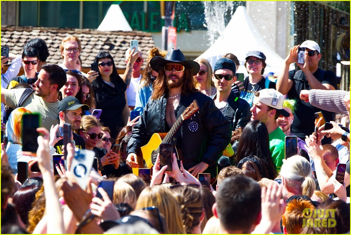 Jared Leto Surprises Fans with Thirty Seconds to Mars Show in Berlin ...