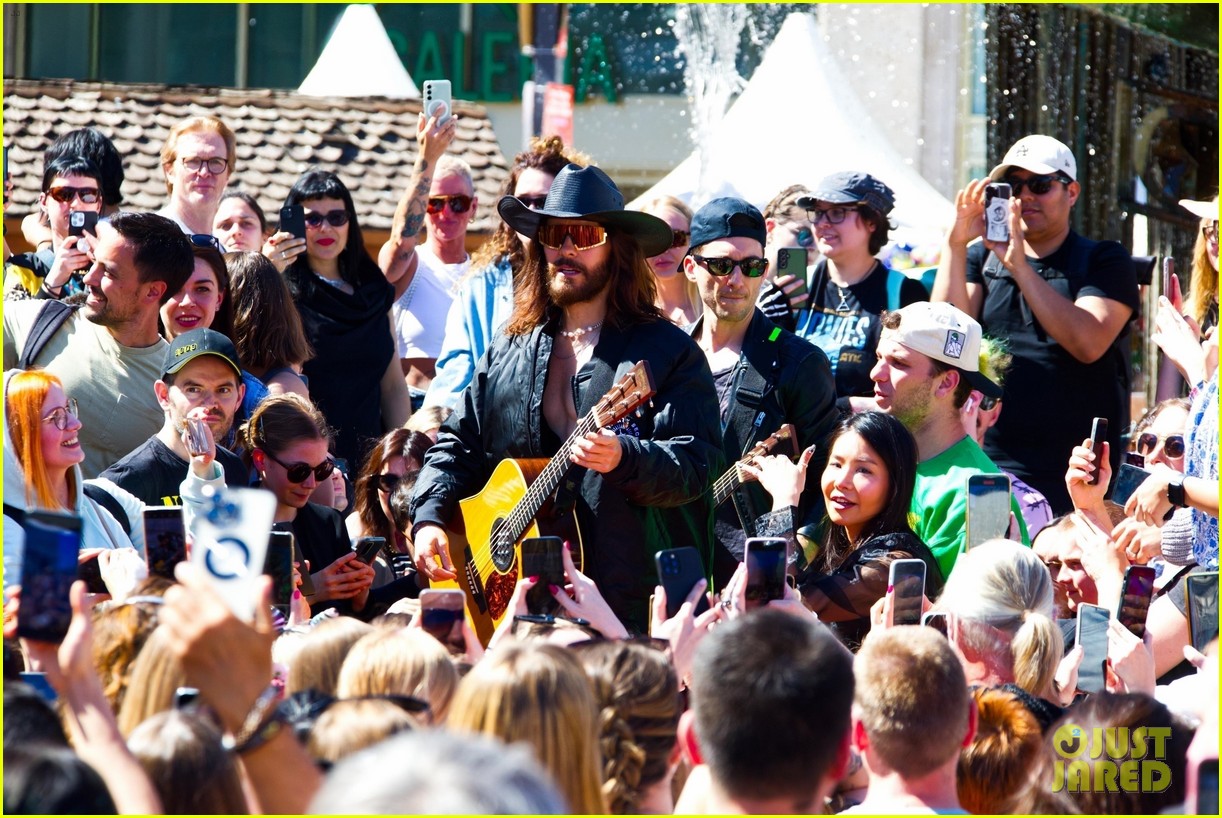 Jared Leto Surprises Fans with Thirty Seconds to Mars Show in Berlin ...