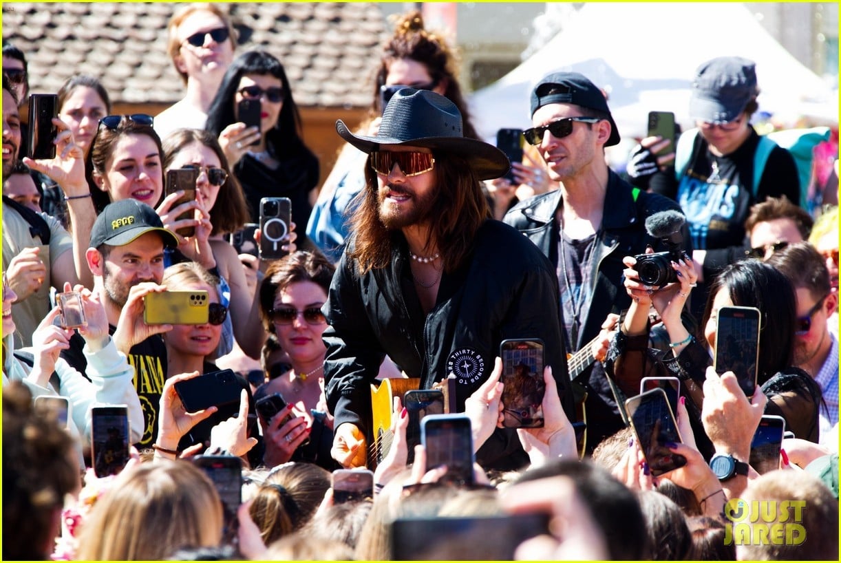 Jared Leto Surprises Fans with Thirty Seconds to Mars Show in Berlin ...