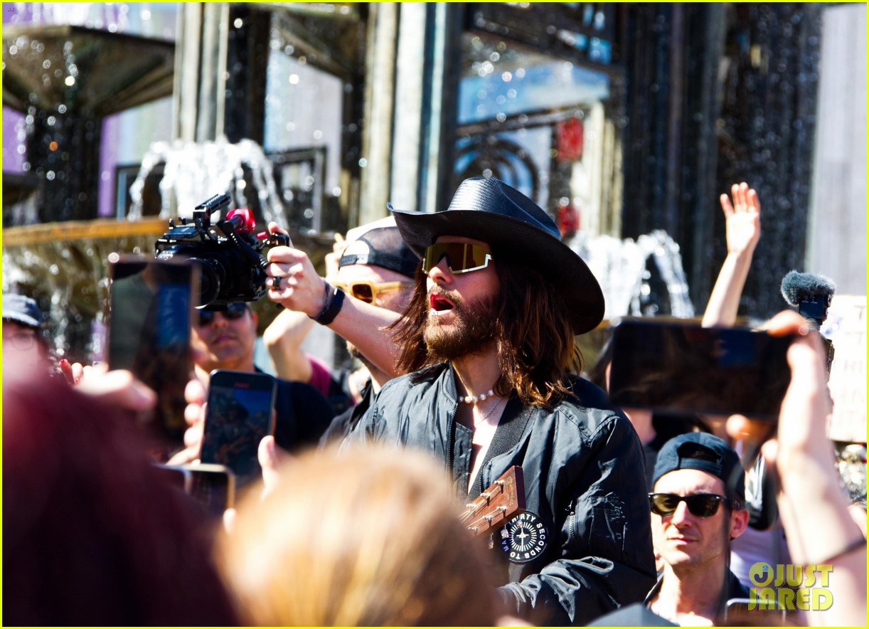 Jared Leto Surprises Fans with Thirty Seconds to Mars Show in Berlin ...