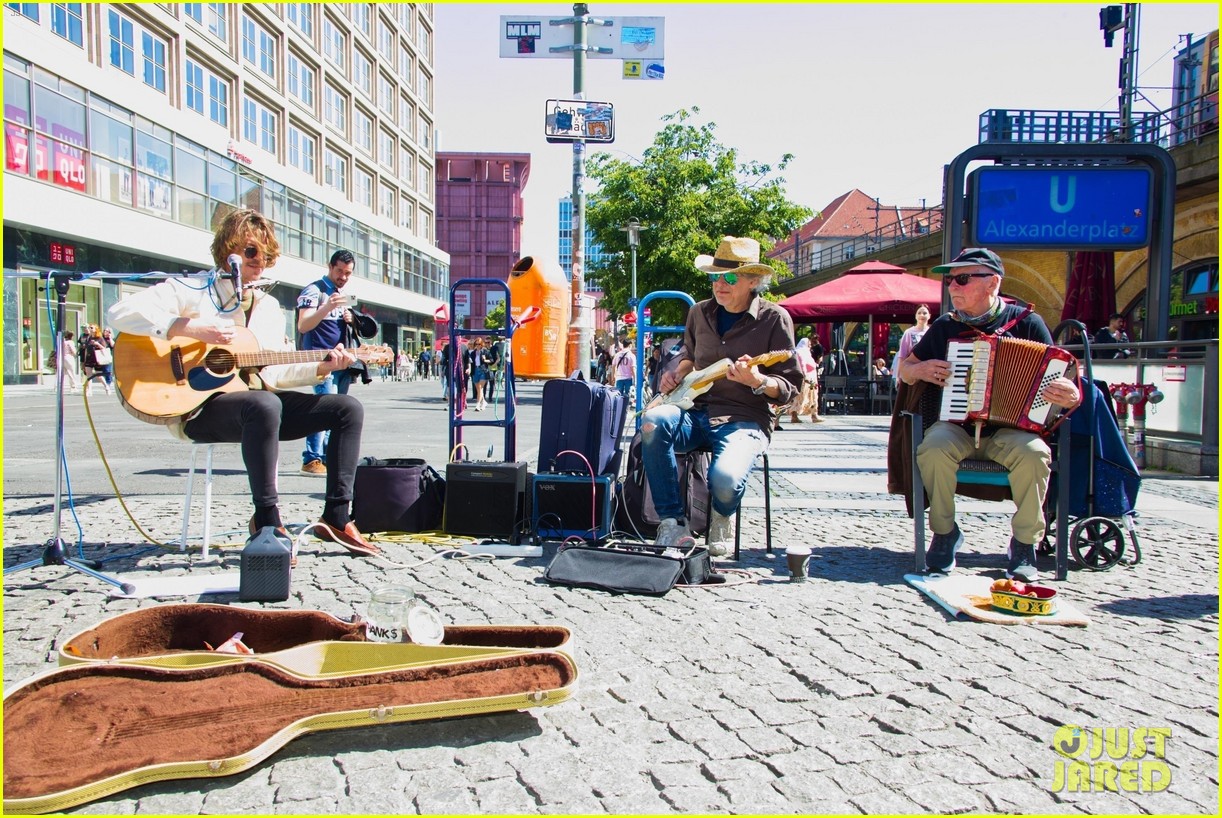 Jared Leto Surprises Fans with Thirty Seconds to Mars Show in Berlin ...
