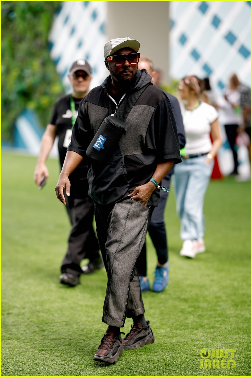 BLACKPINK's Lisa Meets With Formula 1's Max Verstappen, Keke Palmer ...