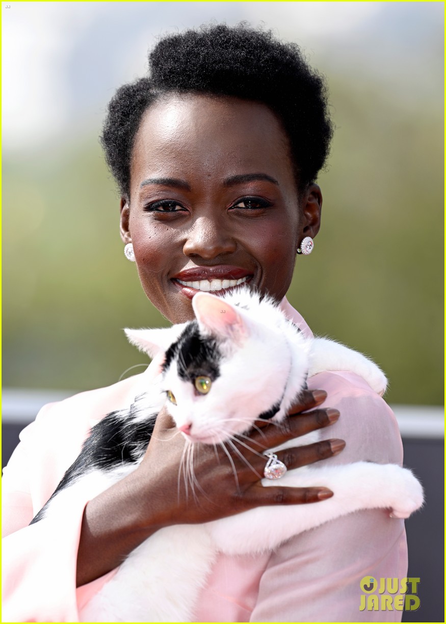 Lupita Nyong'o Brings the Cat from 'A Quiet Place: Day One' to London ...