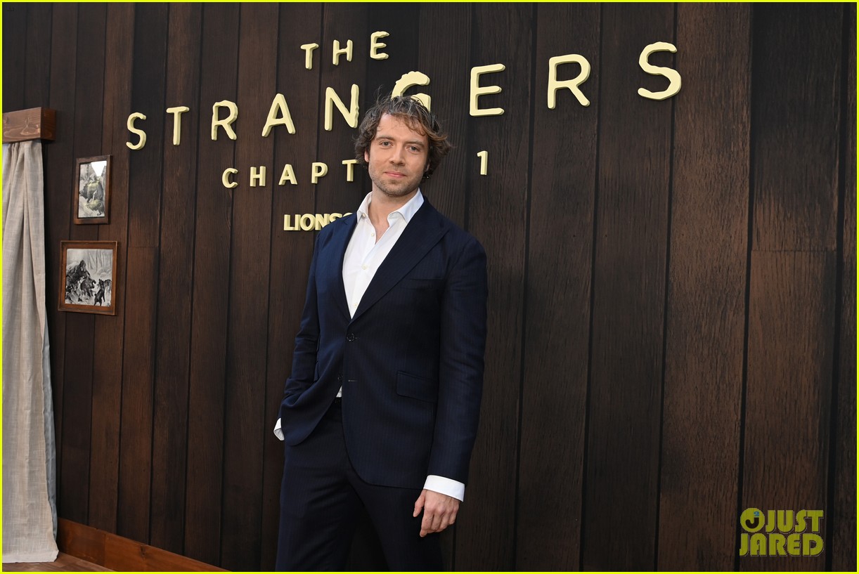 Madelaine Petsch & Froy Gutierrez Premiere 'The Strangers - Chapter 1 ...