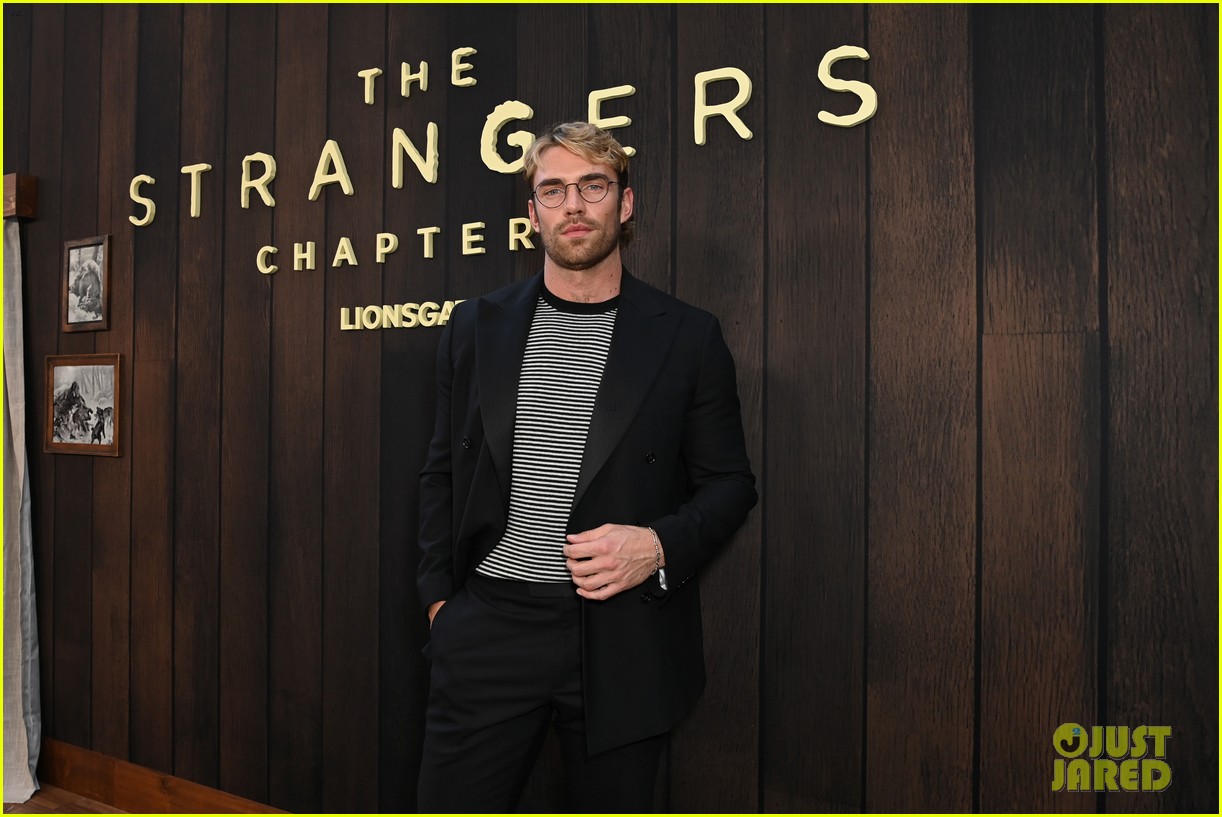 Madelaine Petsch & Froy Gutierrez Premiere 'The Strangers - Chapter 1 ...