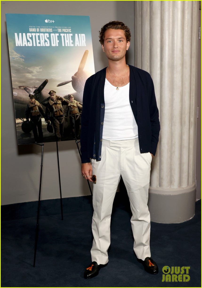 Austin Butler Suits Up For 'Masters Of The Air' Event With Callum ...