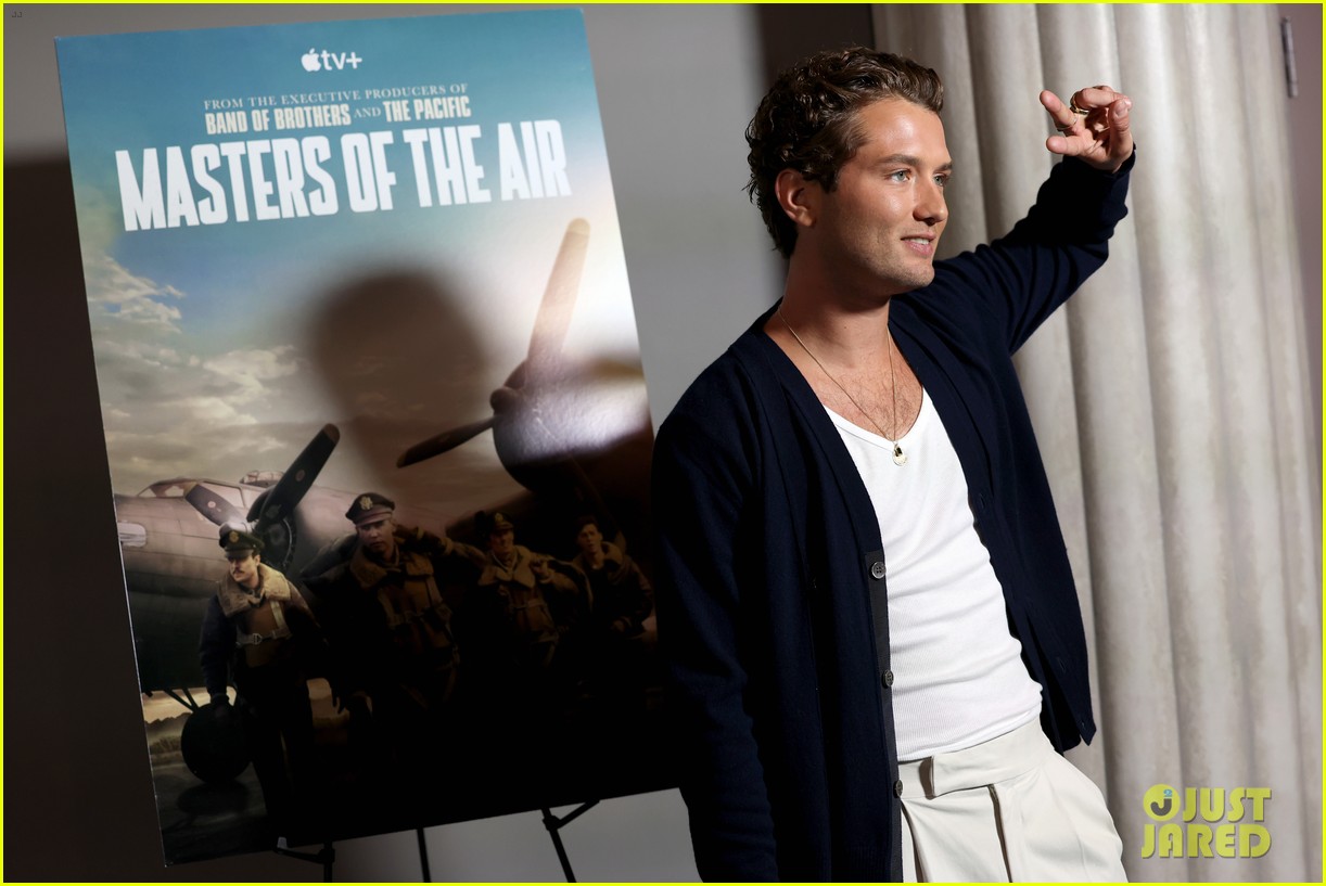 Austin Butler Suits Up For 'Masters Of The Air' Event With Callum ...