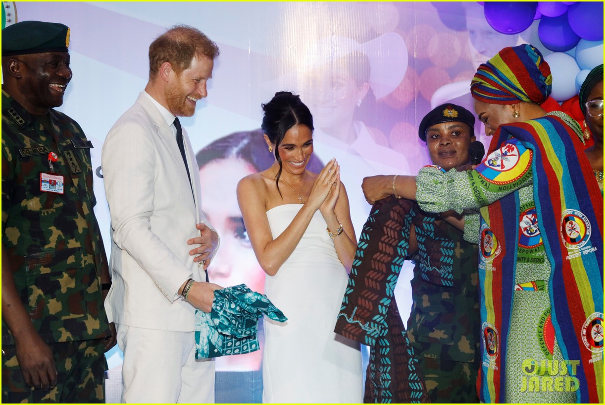 Meghan Markle Wears Princess Diana's Cross Necklace During Nigeria Trip ...