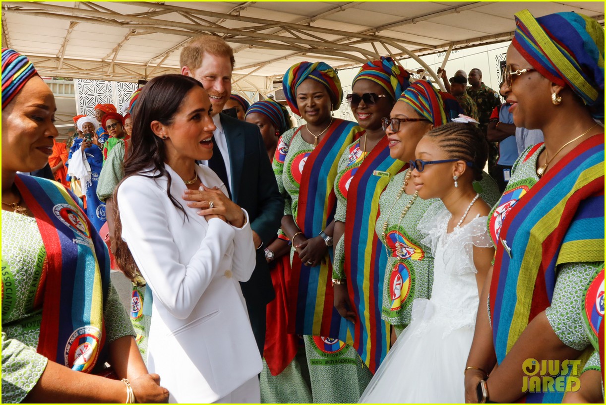 Meghan Markle Wears Princess Diana's Cross Necklace During Nigeria Trip ...