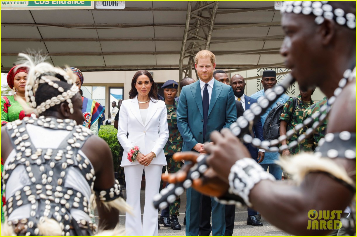 Meghan Markle Wears Princess Diana's Cross Necklace During Nigeria Trip ...