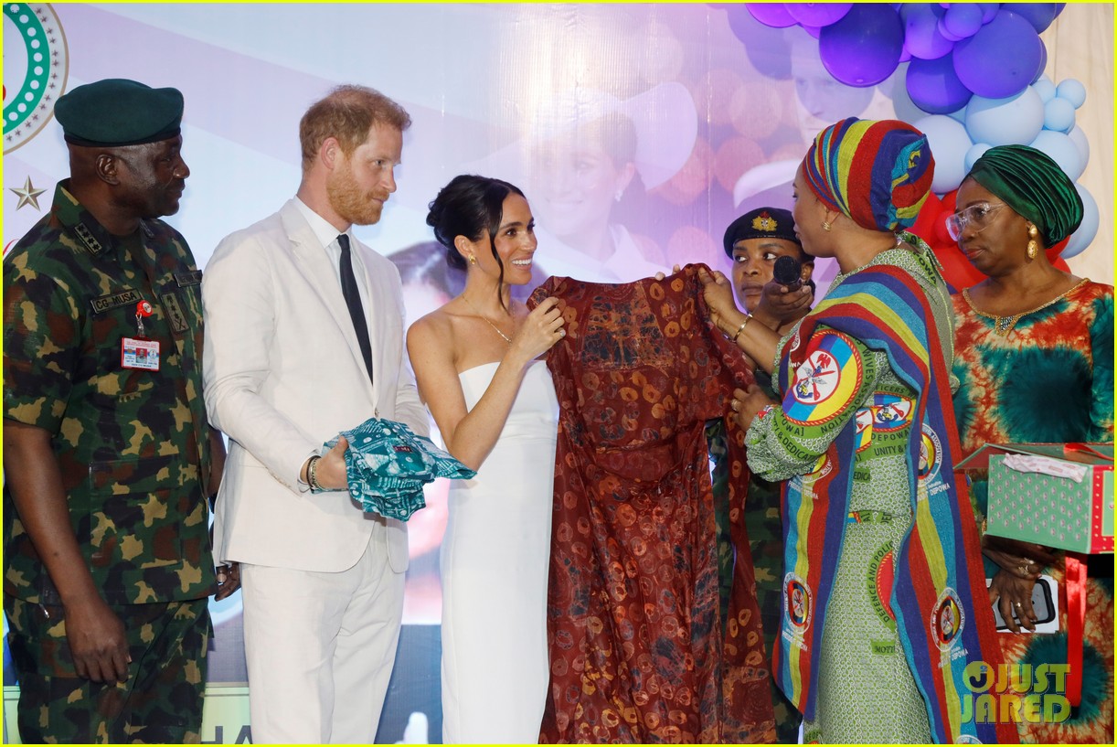 Meghan Markle Wears Princess Diana's Cross Necklace During Nigeria Trip ...