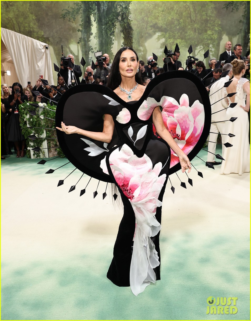 Demi Moore Wows in Dress Made Out of Wallpaper to Met Gala 2024: Photo ...