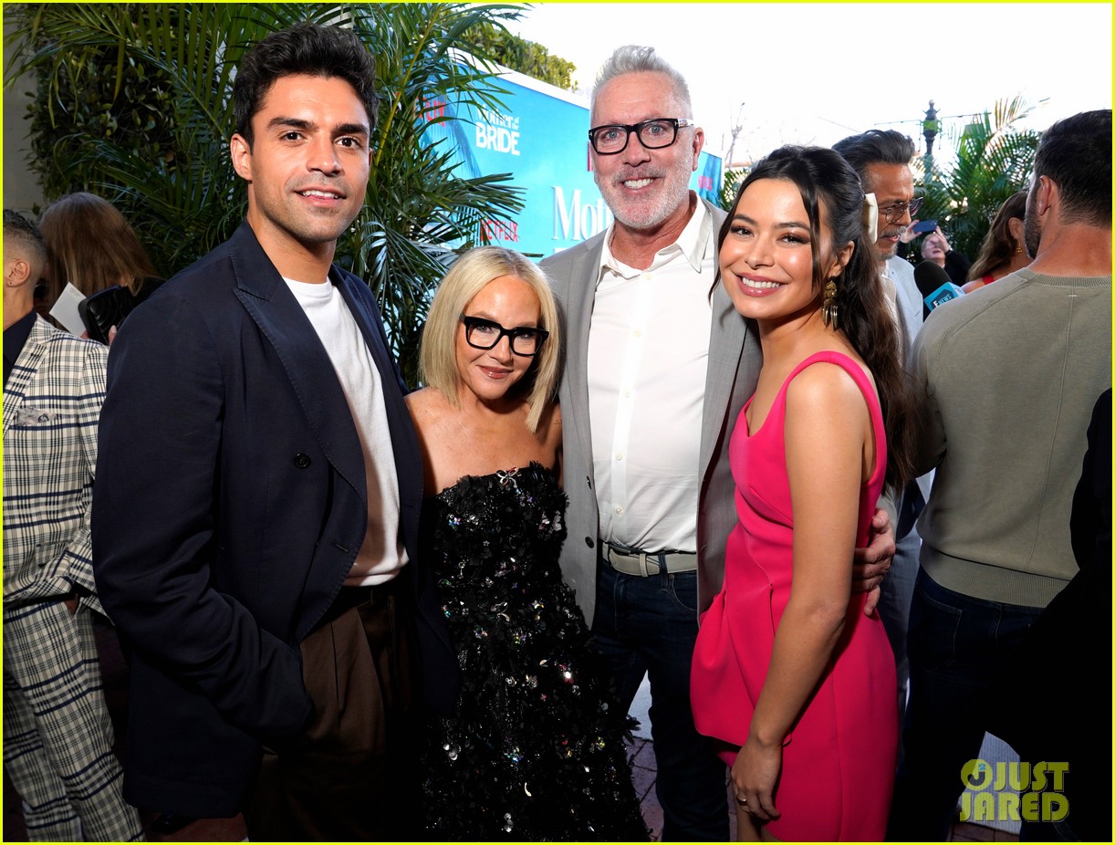 Brooke Shields Joins Benjamin Bratt, Miranda Cosgrove, & More at ...