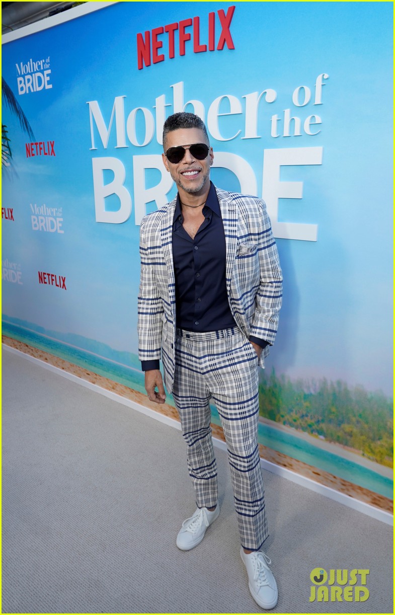 Brooke Shields Joins Benjamin Bratt, Miranda Cosgrove, & More at ...