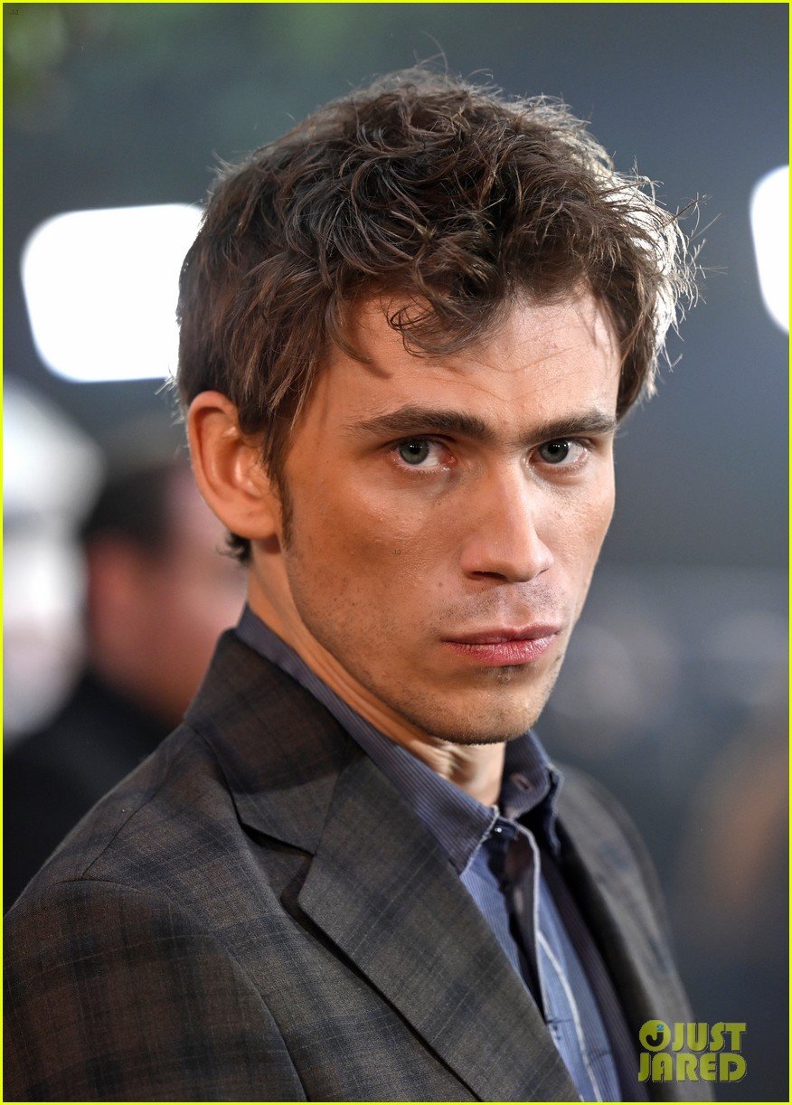 Who Plays Noa in 'Planet of the Apes'? Here's Where You Know Owen ...