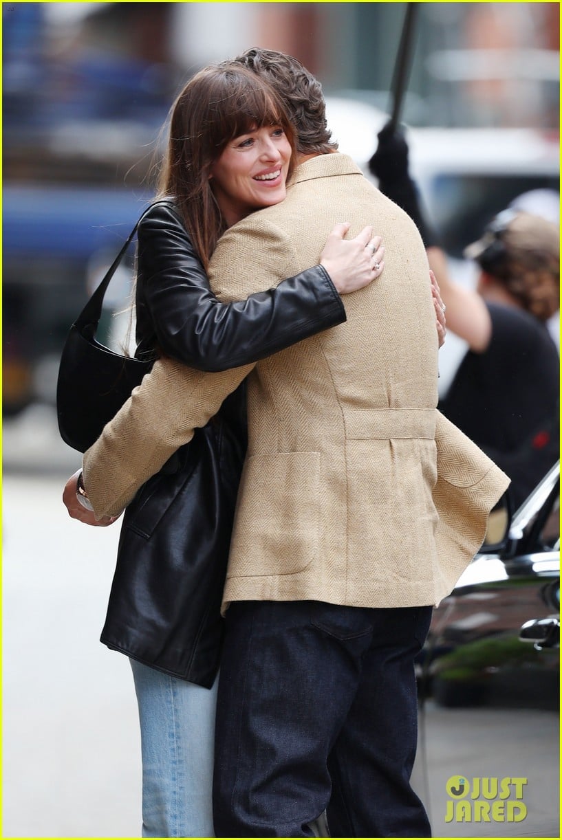 Dakota Johnson & Pedro Pascal Film Steamy Kissing Scene for 'Materialists' in NYC: Photo 5039446 ...