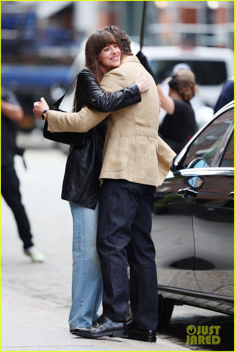 Dakota Johnson & Pedro Pascal Film Steamy Kissing Scene for 'Materialists' in NYC: Photo 5039473 ...