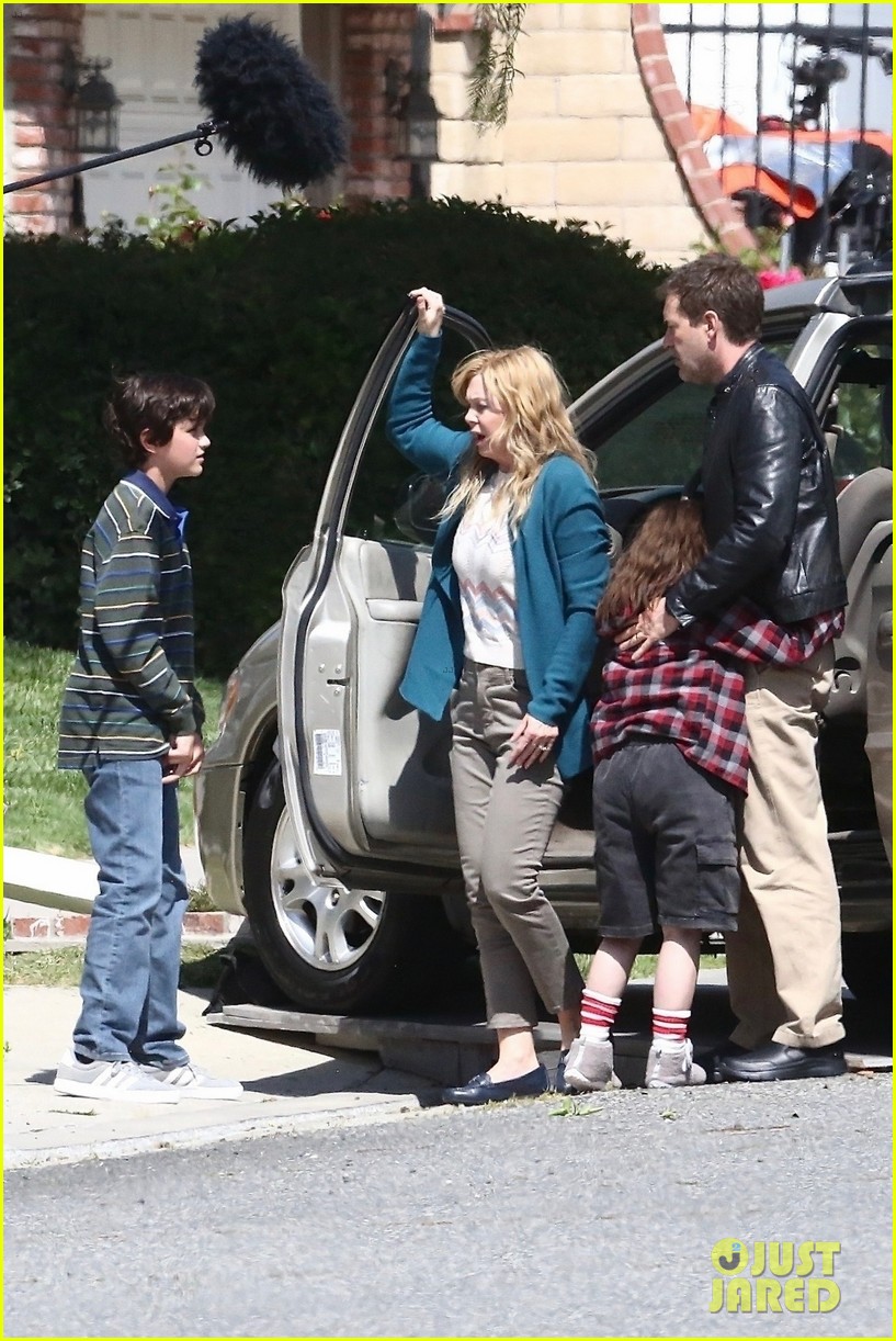 Ellen Pompeo & Mark Duplass Film Car Crash Scene for New Hulu Series ...