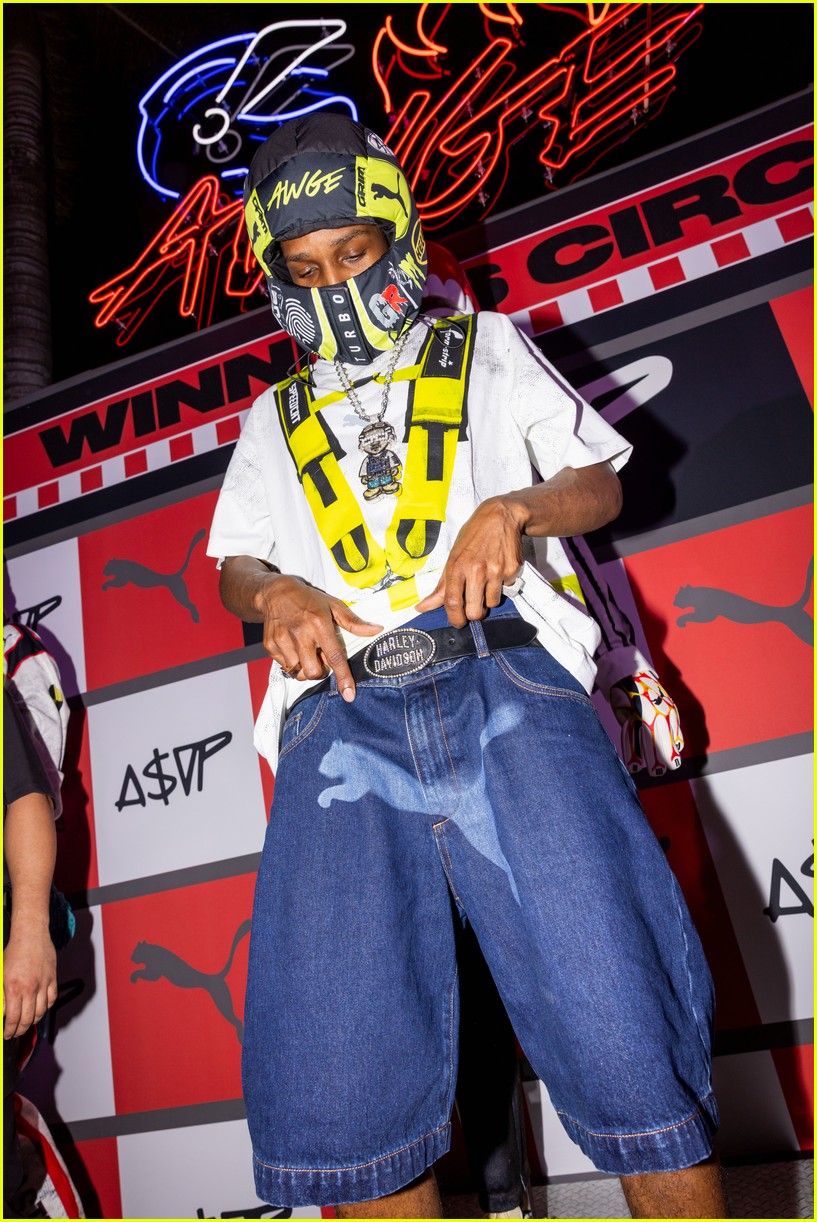 Rihanna Rocks Bubblegum Pink Hair While Supporting A$AP Rocky at Puma ...