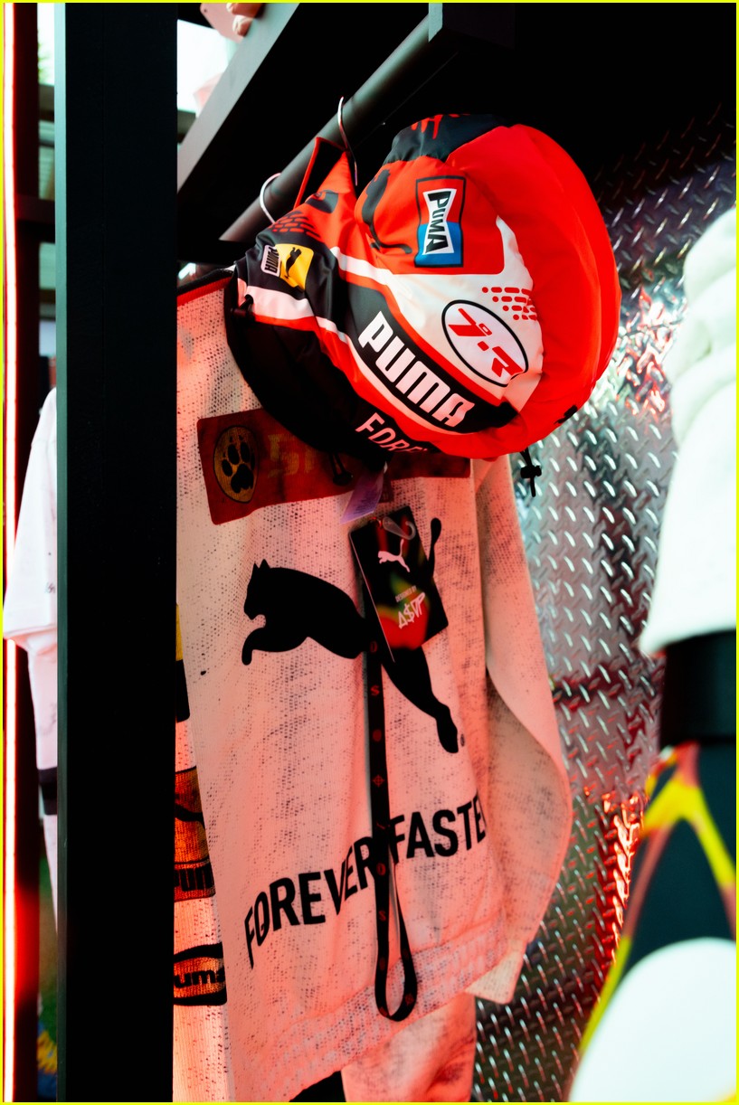 Rihanna Rocks Bubblegum Pink Hair While Supporting A$AP Rocky at Puma ...