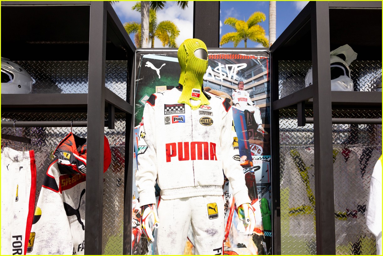 Rihanna Rocks Bubblegum Pink Hair While Supporting A$AP Rocky at Puma ...