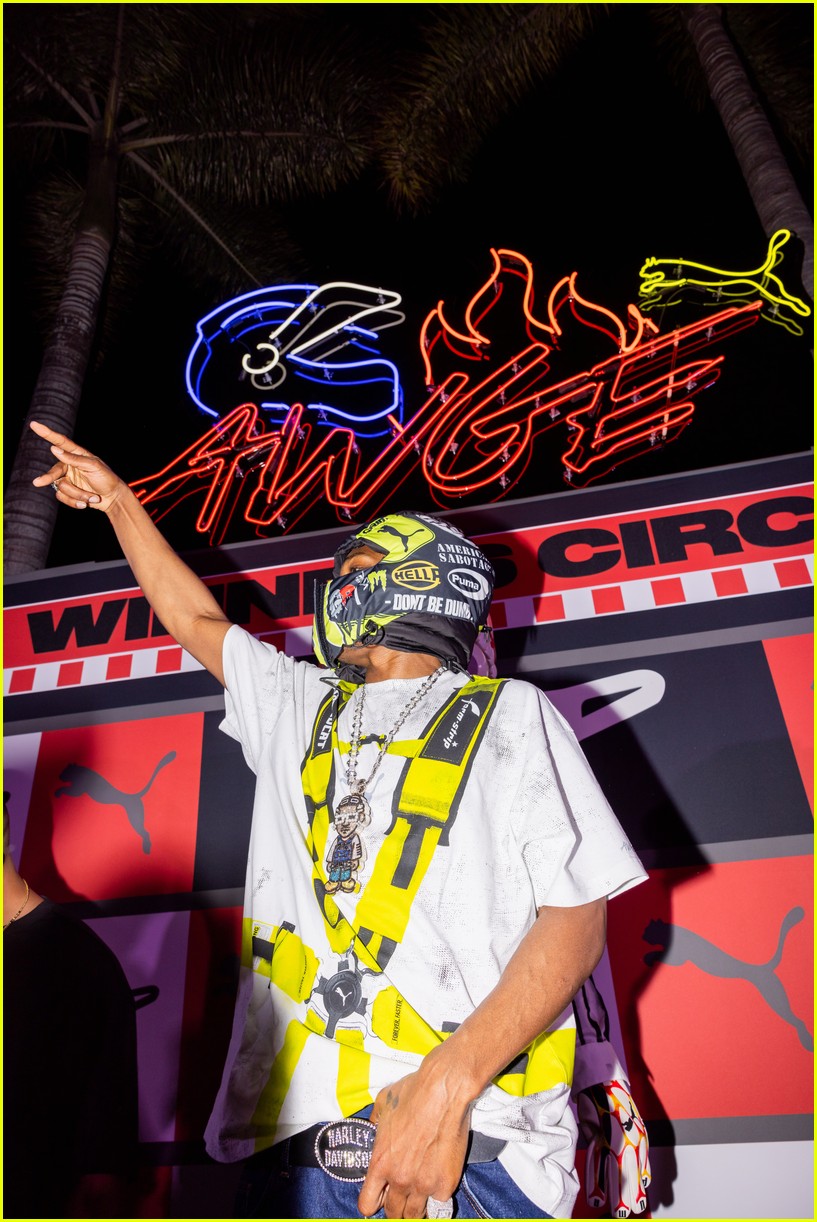 Rihanna Rocks Bubblegum Pink Hair While Supporting A$AP Rocky at Puma ...