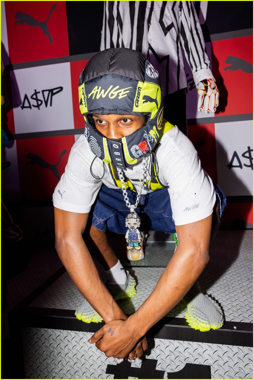 Rihanna Rocks Bubblegum Pink Hair While Supporting A$AP Rocky at Puma ...