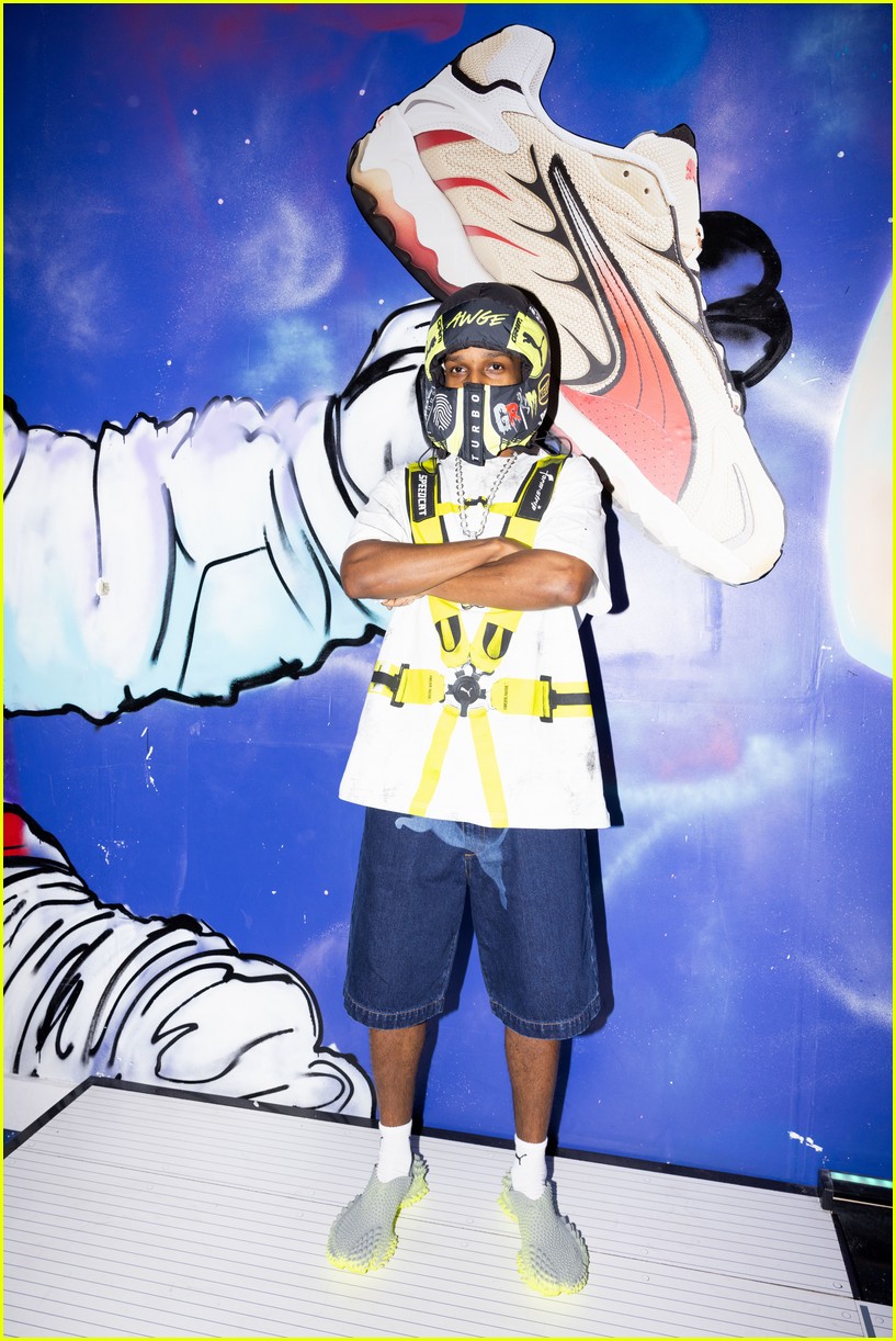 Rihanna Rocks Bubblegum Pink Hair While Supporting A$AP Rocky at Puma ...