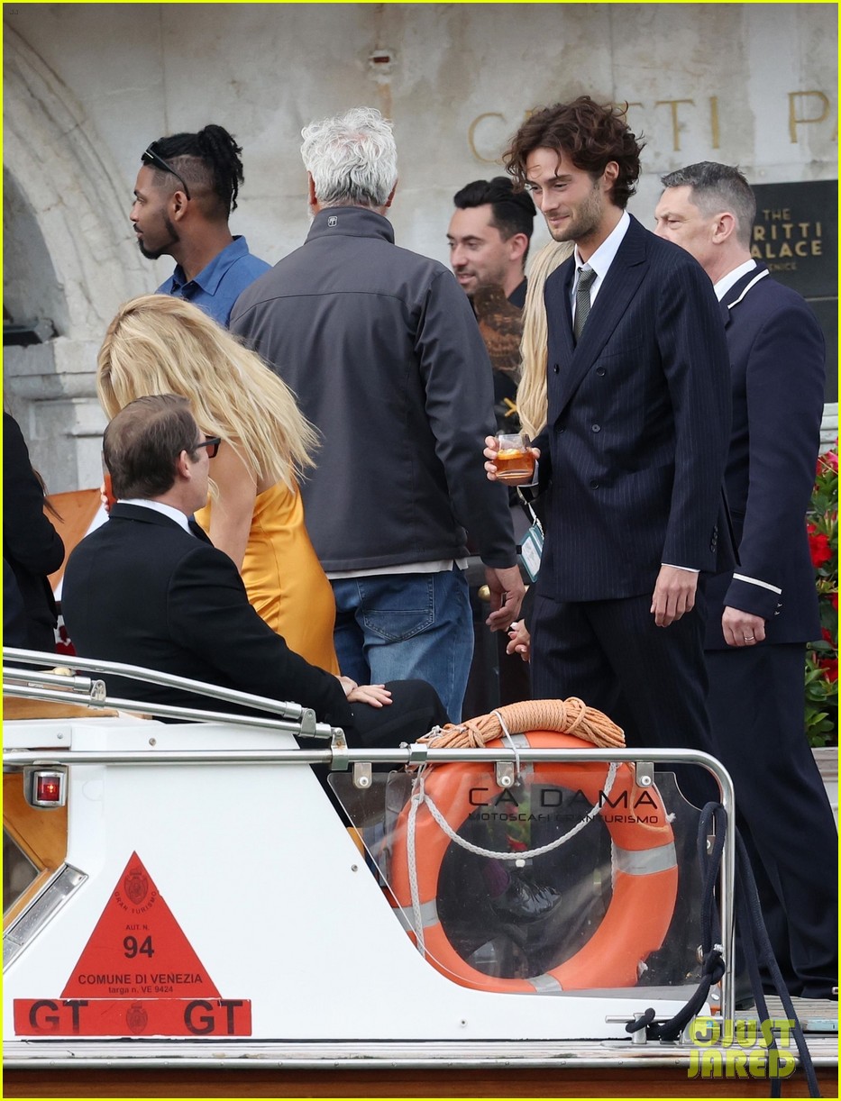 Sienna Miller & Partner Oli Green Attend a Friend's Wedding in Italy ...