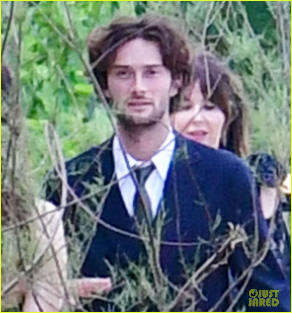 Sienna Miller & Partner Oli Green Attend a Friend's Wedding in Italy ...