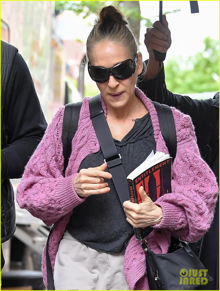 Sarah Jessica Parker, Cynthia Nixon, & Kristin Davis Brave Rainy ...