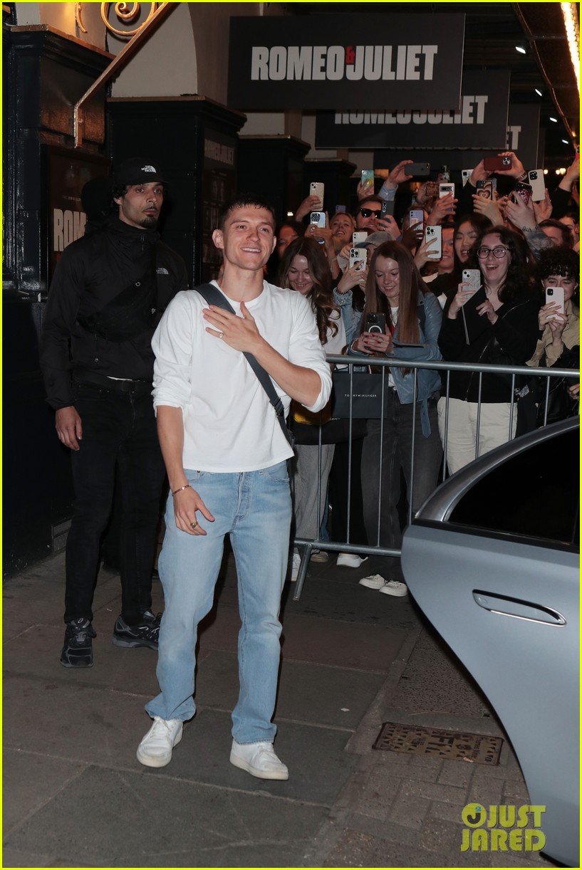 Tom Holland Greets Fans Coming to See Him in 'Romeo & Juliet': Photo ...
