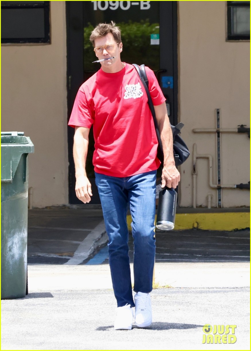 Tom Brady Hits the Gym Ahead of First Ever Live Netflix Roast: Photo ...