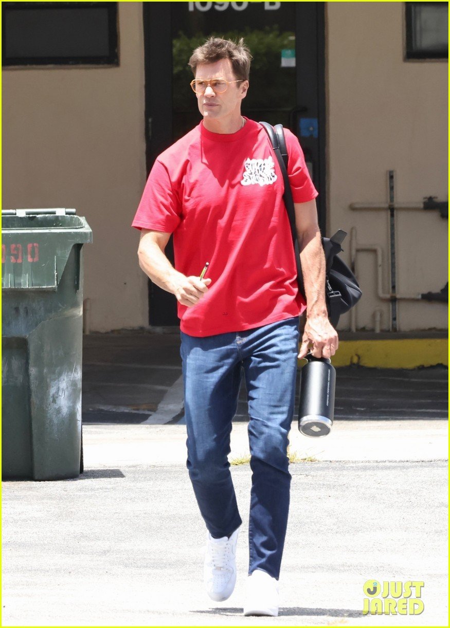 Tom Brady Hits the Gym Ahead of First Ever Live Netflix Roast: Photo ...