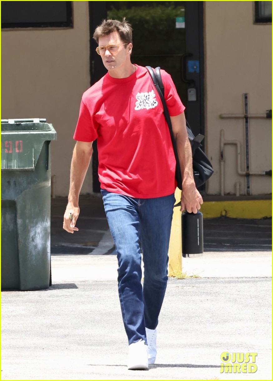 Tom Brady Hits the Gym Ahead of First Ever Live Netflix Roast: Photo ...