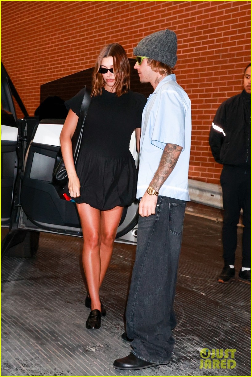Justin Bieber & Pregnant Wife Hailey Hold Hands During Late-Night ...