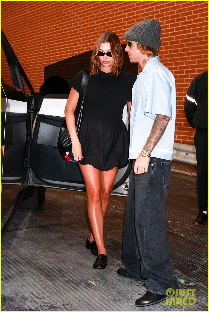 Justin Bieber & Pregnant Wife Hailey Hold Hands During Late-Night ...