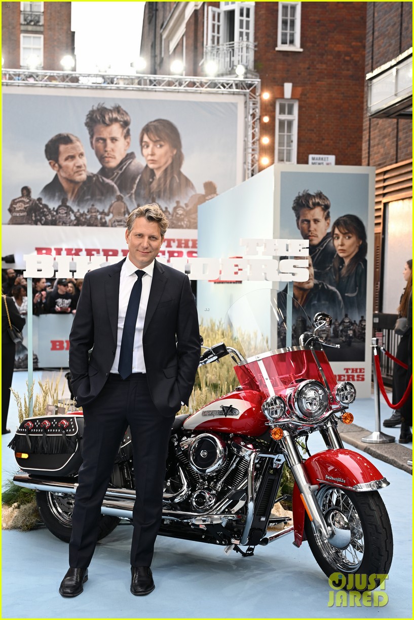 Austin Butler, Jodie Comer, & Tom Hardy Take Over London's Mayfair for ...