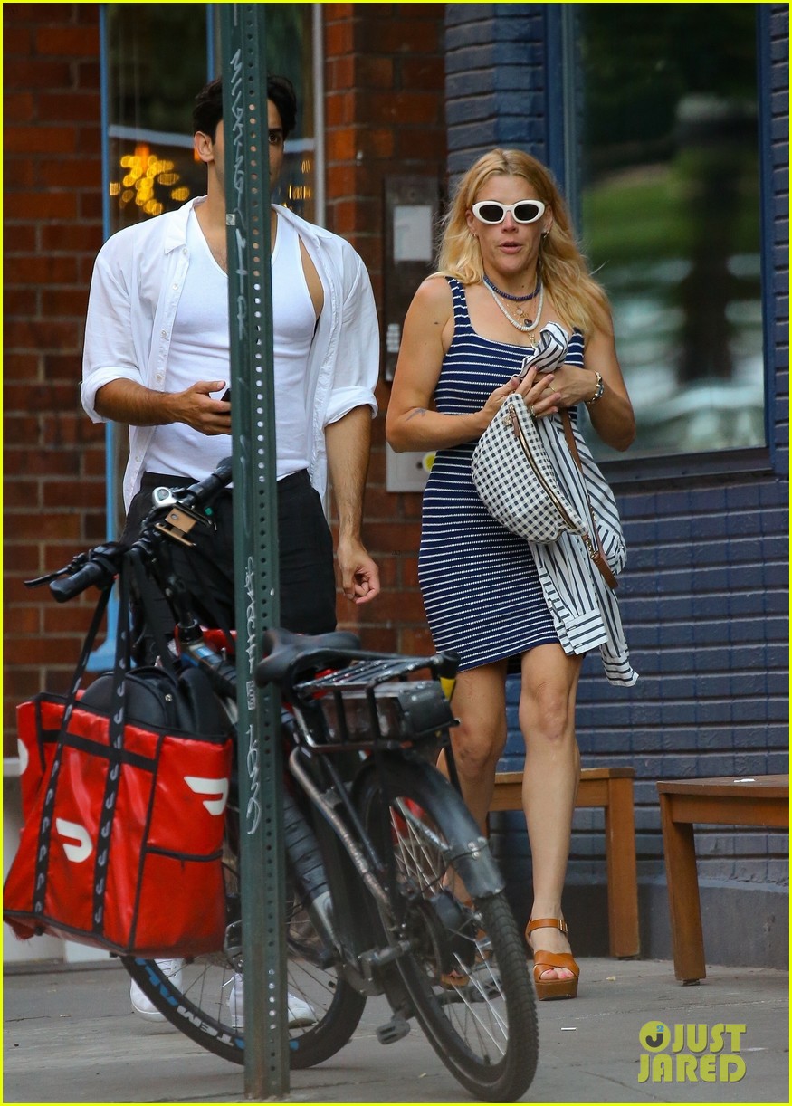 Busy Philipps Packs on PDA with New Boyfriend Jon Kasbe During NYC ...