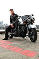 Austin Butler Poses with Motorcycle at ‘The Bikeriders’ Press Event in ...