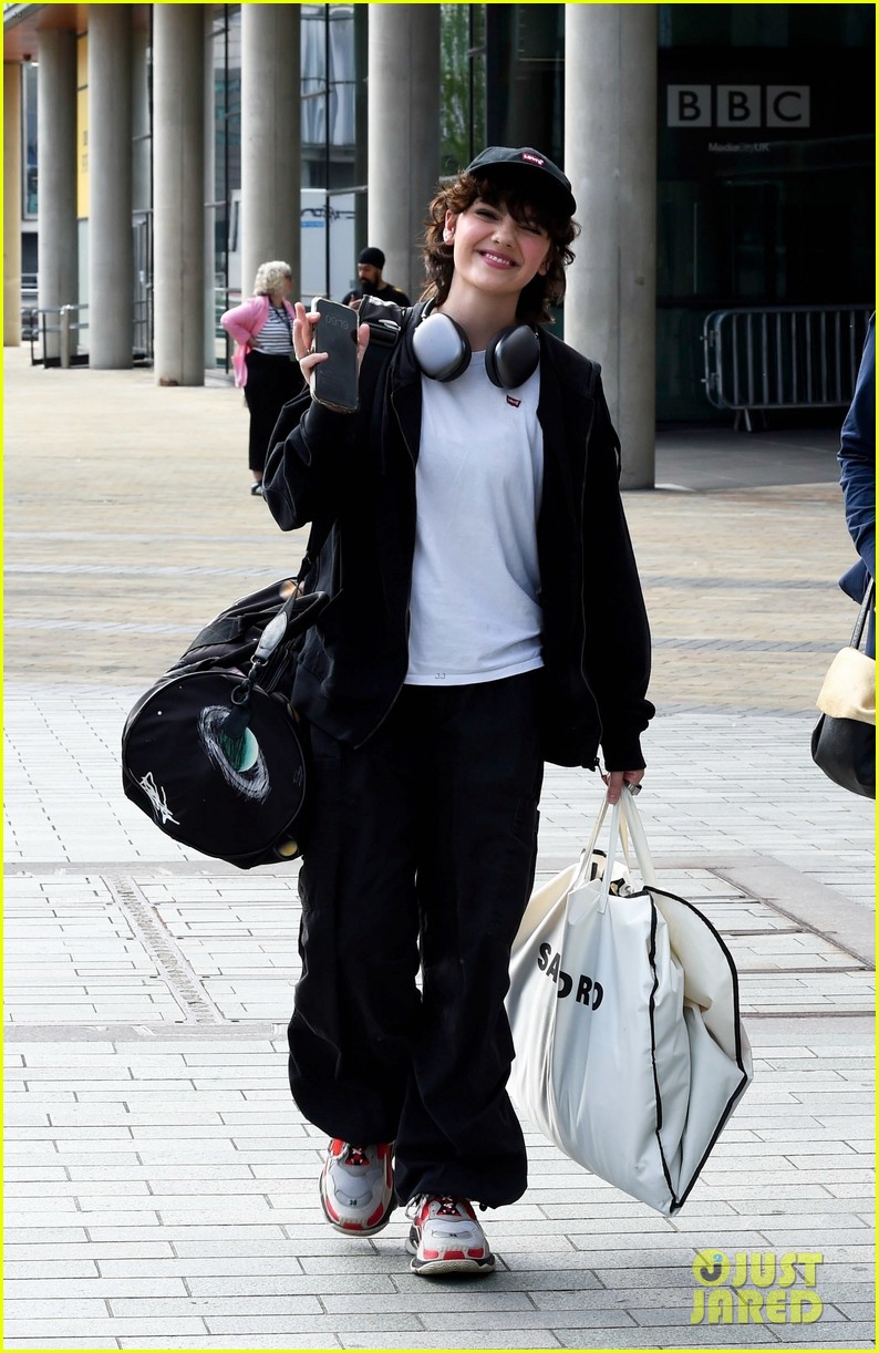 'Geek Girl' Star Emily Carey Rocks Natural Curly Hair in New Candid ...