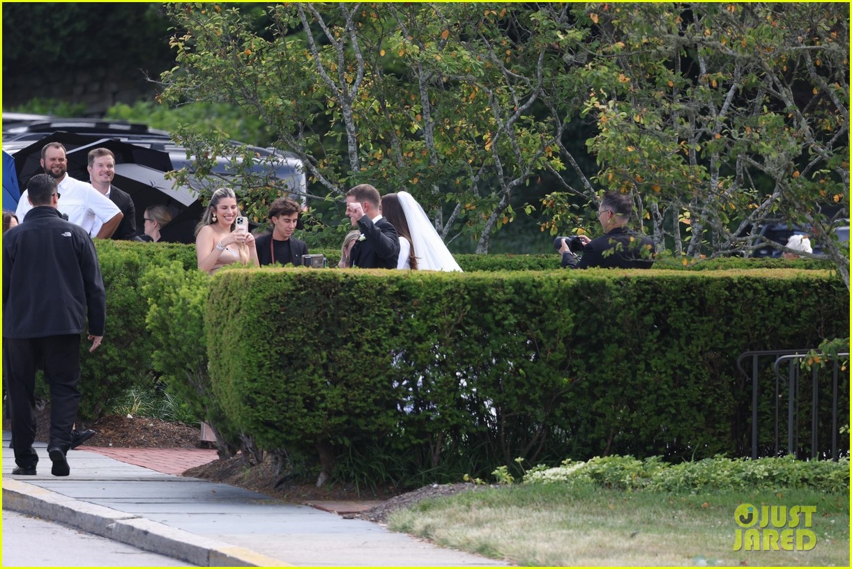 Olivia Culpo & Christian McCaffrey Get Married in Rhode Island - See ...