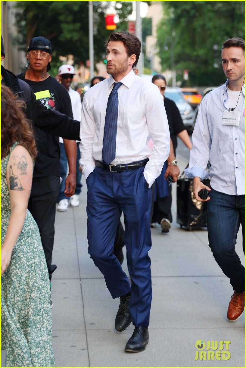 Dakota Johnson & Chris Evans Film Scenes for 'Materialists' at County Clerk's Office: Photo ...