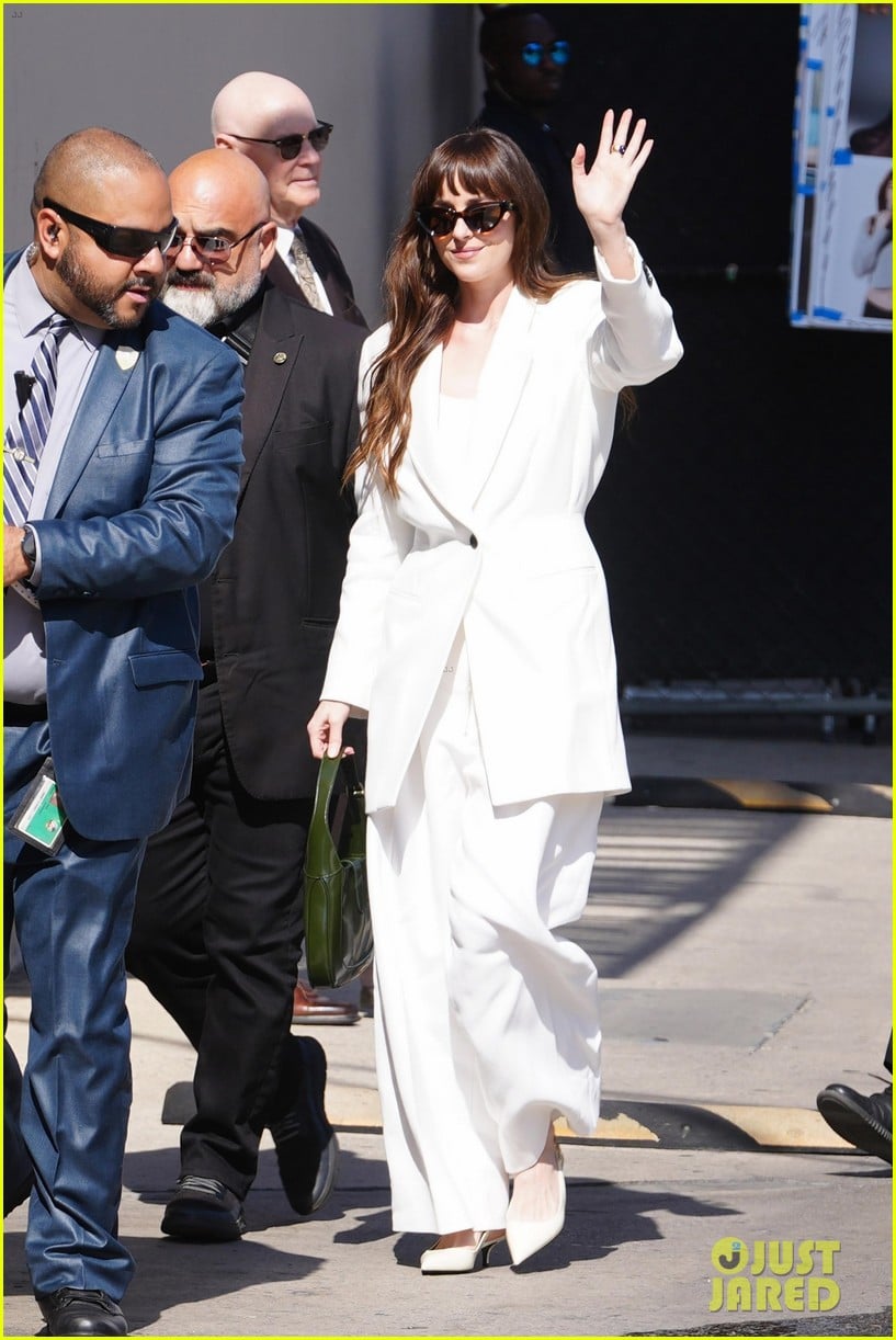 Dakota Johnson Suffers Wardrobe Malfunction During 'Jimmy Kimmel Live ...