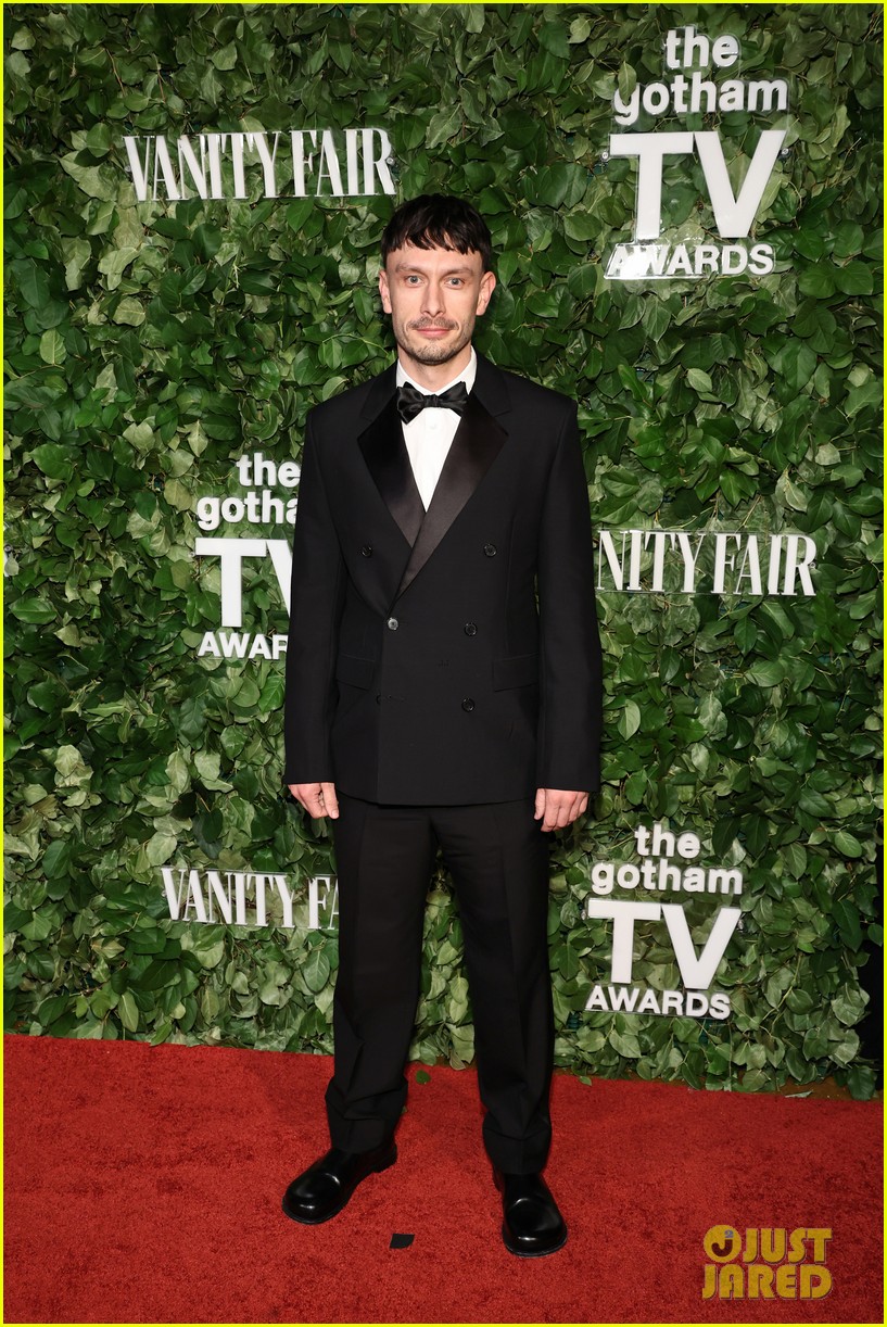 Mariska Hargitay, Riley Keough, Kristen Wiig, & More Step Out for ...