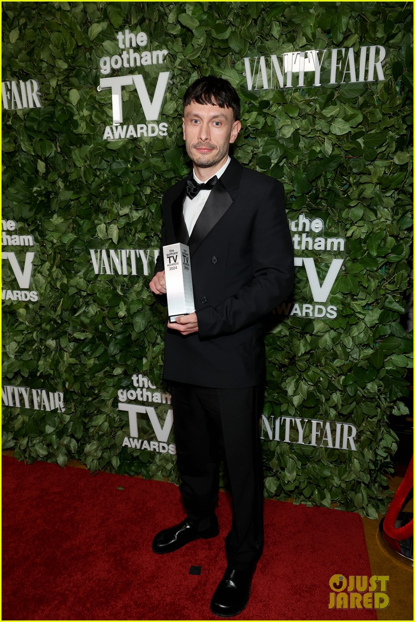 Mariska Hargitay, Riley Keough, Kristen Wiig, & More Step Out for ...