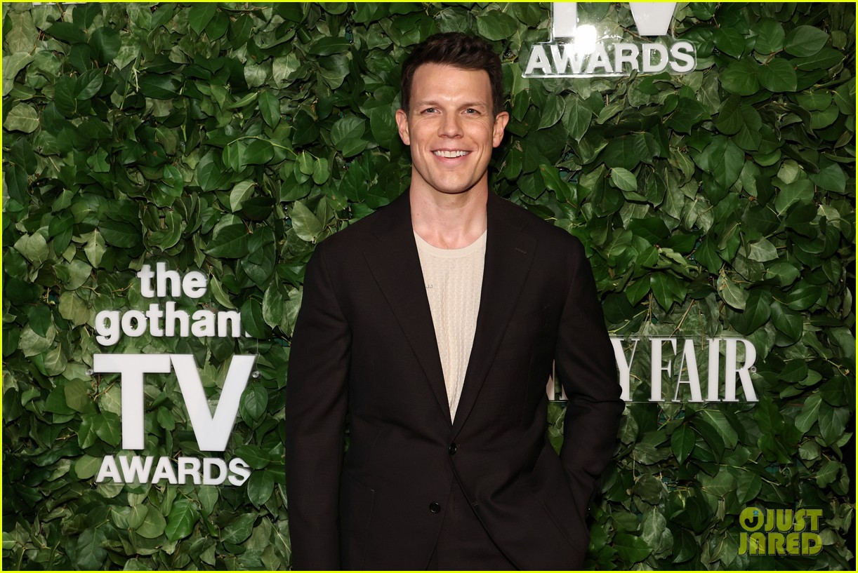 Mariska Hargitay, Riley Keough, Kristen Wiig, & More Step Out for ...