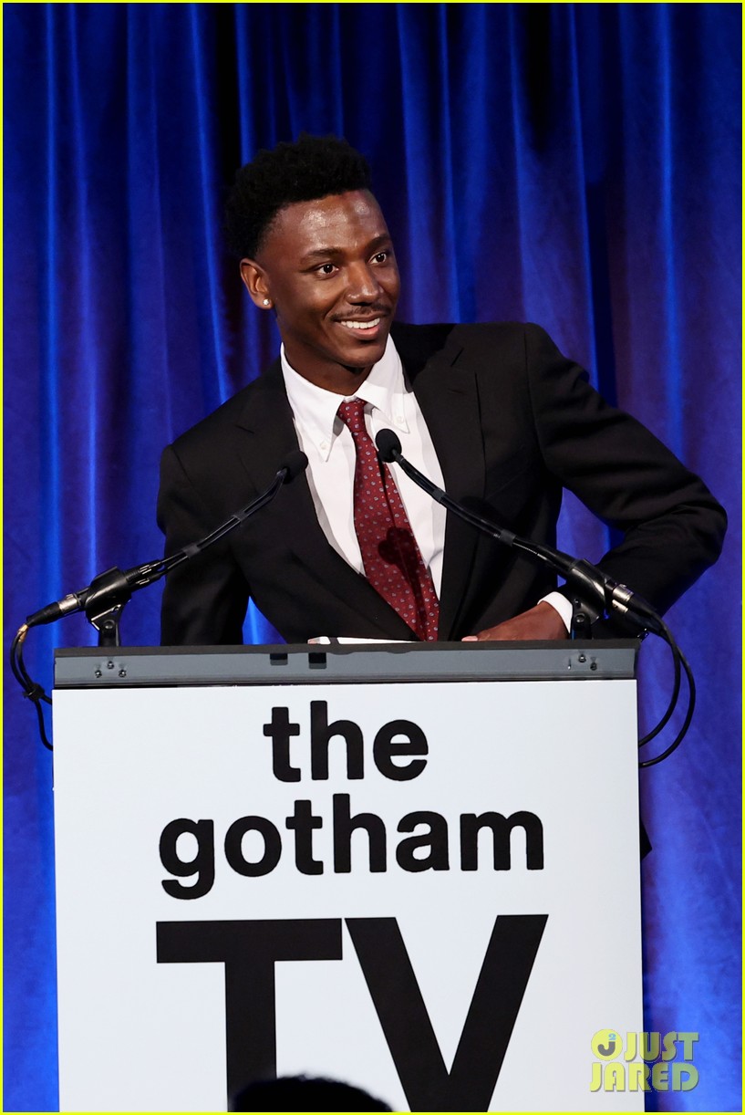 Mariska Hargitay, Riley Keough, Kristen Wiig, & More Step Out for ...