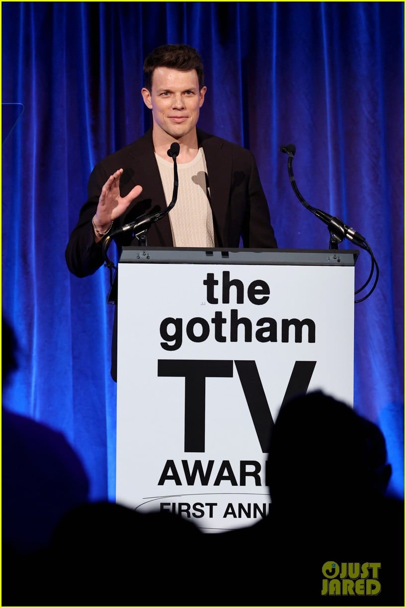 Mariska Hargitay, Riley Keough, Kristen Wiig, & More Step Out for ...