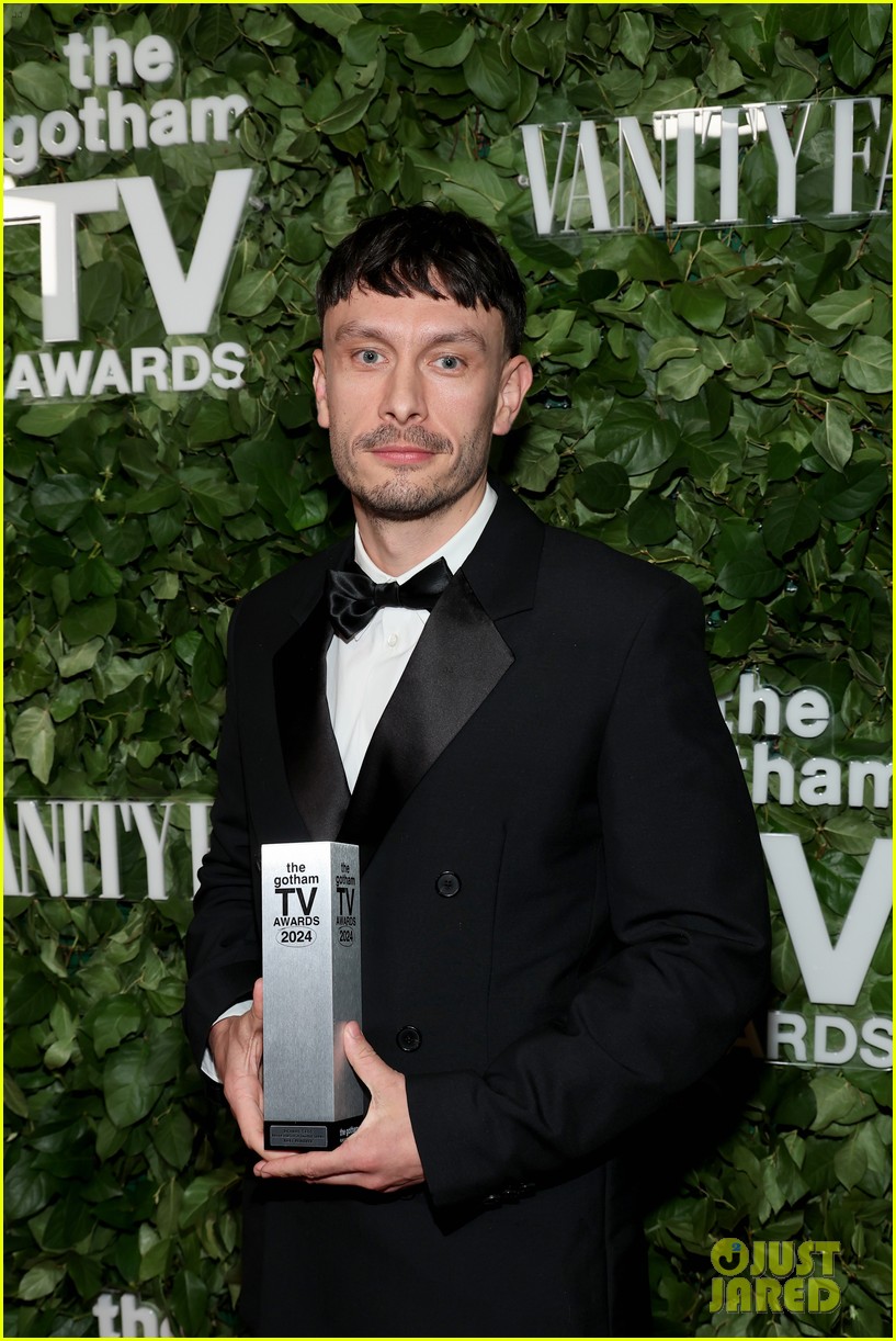 Mariska Hargitay, Riley Keough, Kristen Wiig, & More Step Out for ...